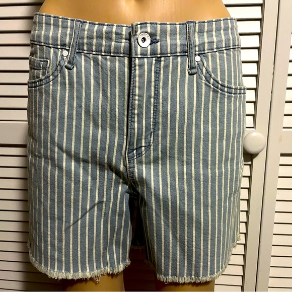 Frayed | Shorts | Great Frayed Size 29 8 High Rise White Blue Stripe ...